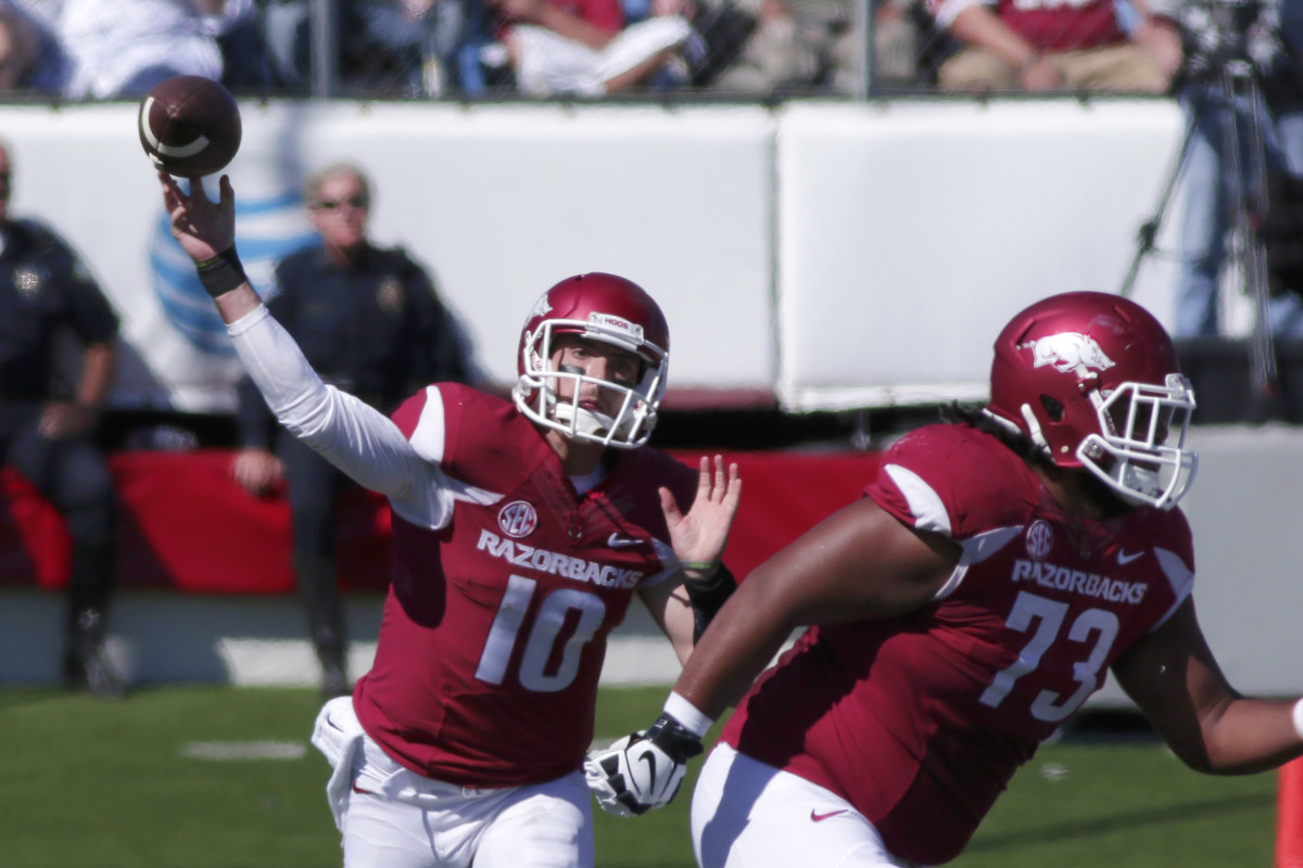 Arkansas searching for answers to struggling rushing attack - Sports ...