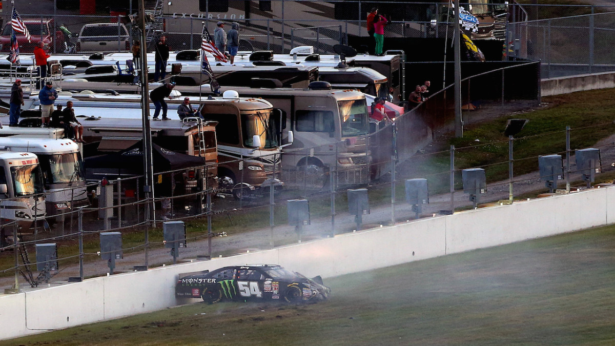 Kyle Busch Crash