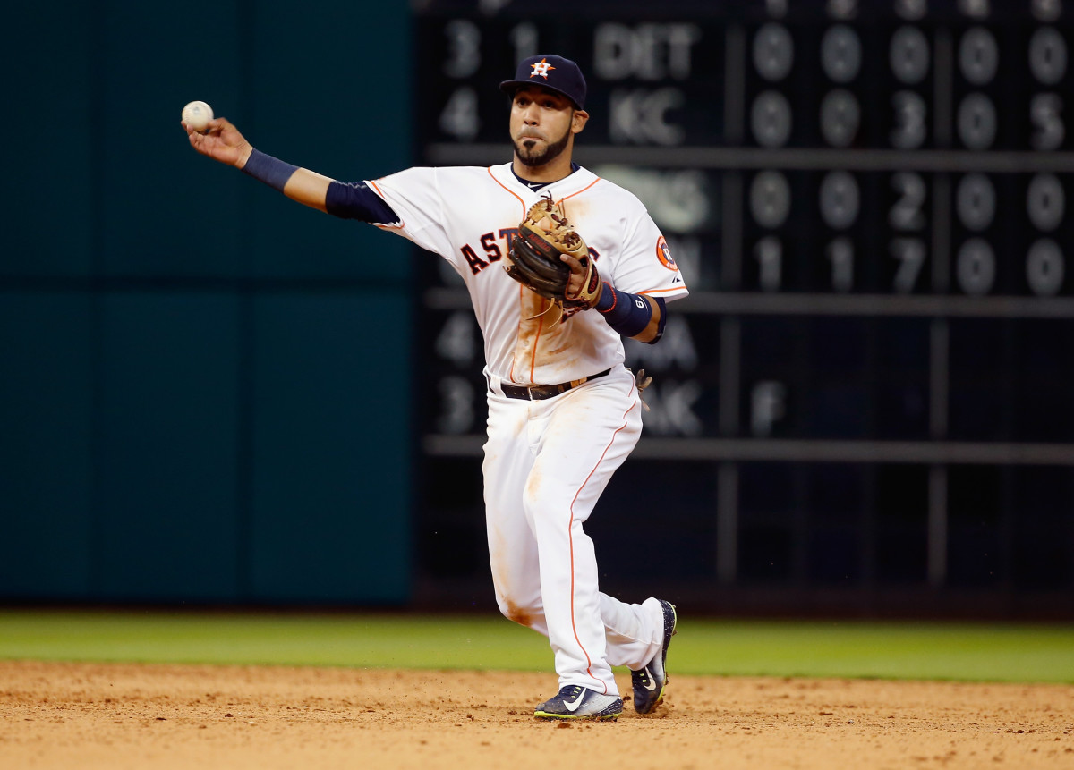Video: Houston Astros SS Marwin Gonzalez web gem on Manny Machado ...