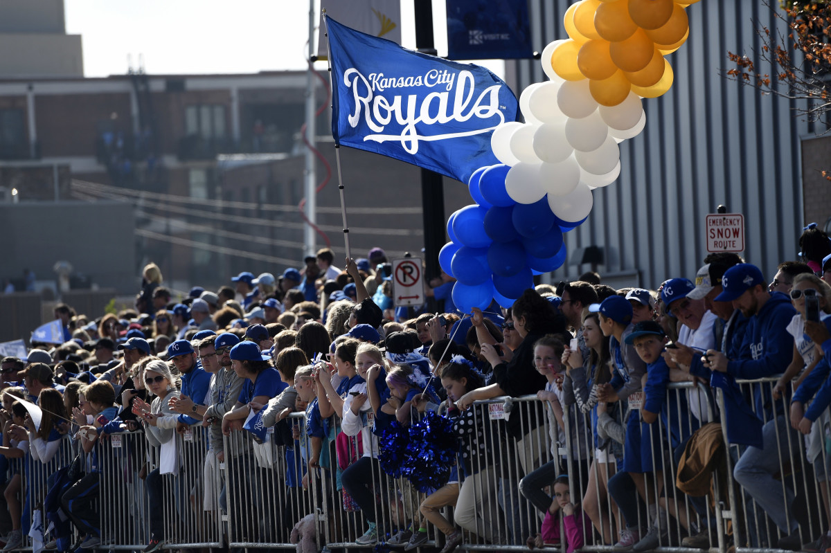 The Latest: Royals fans gather for Kansas City celebration - Sports ...