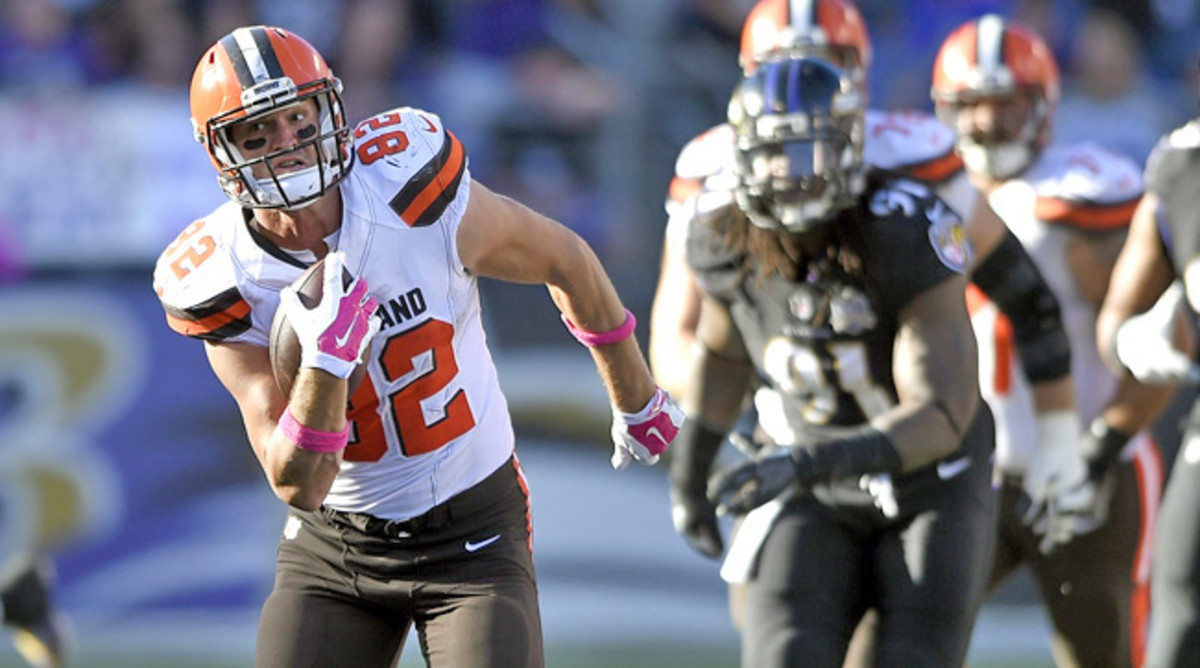Browns tight end Gary Barnidge Breakout Star, Football Ambassador ...