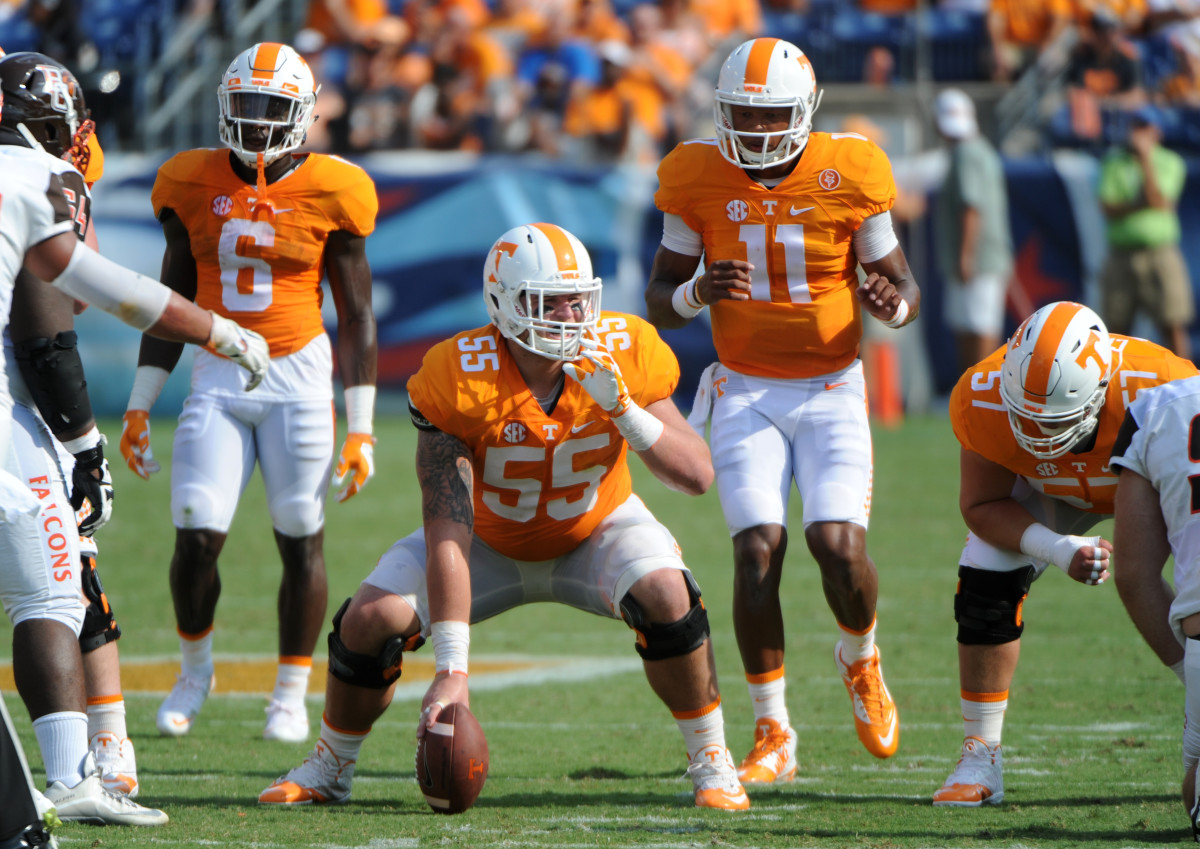 Tennessee offensive line making big strides amid adversity - Sports ...