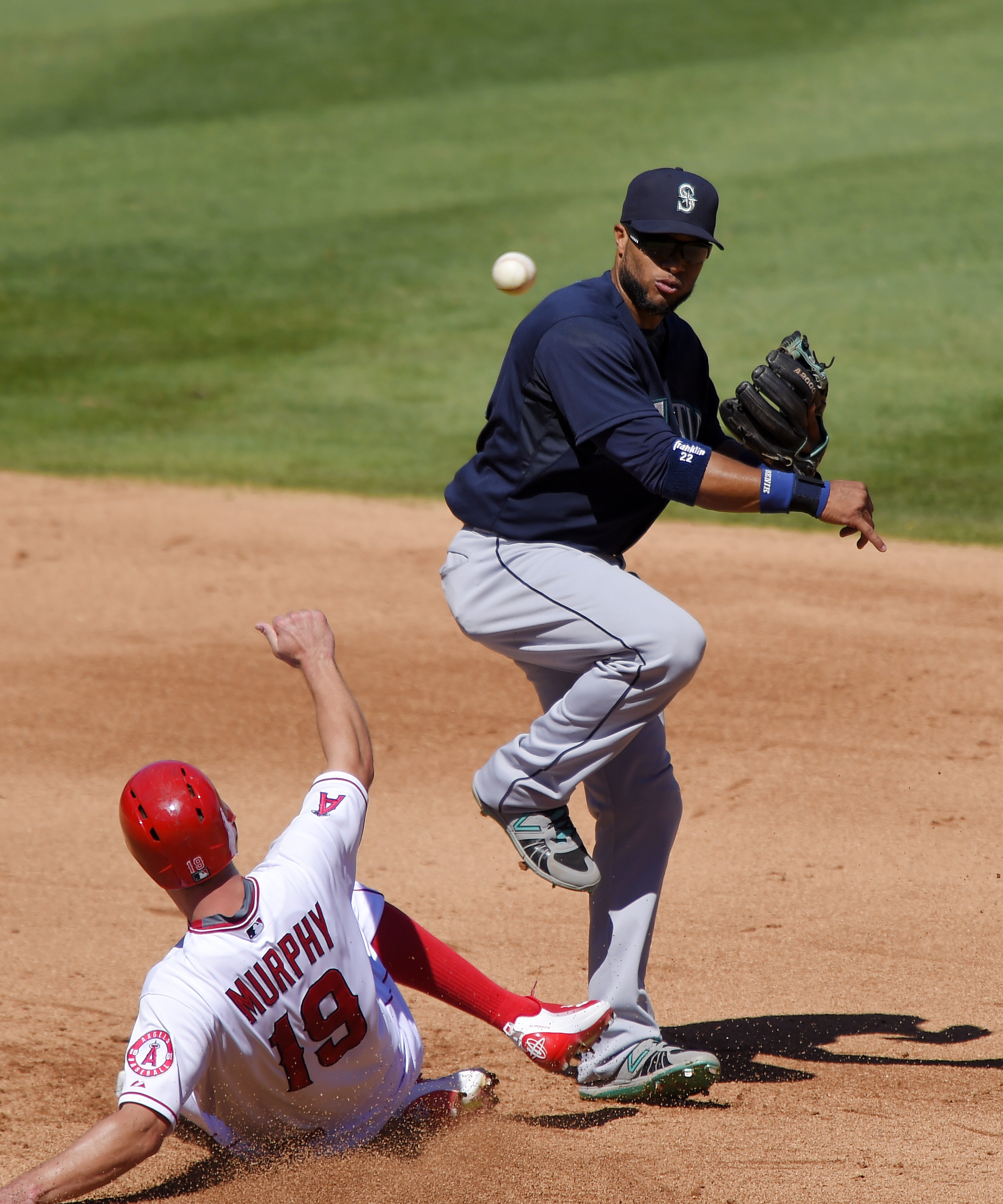 Calhoun drives Angels past Seattle 3-2 for 5th straight win - Sports ...