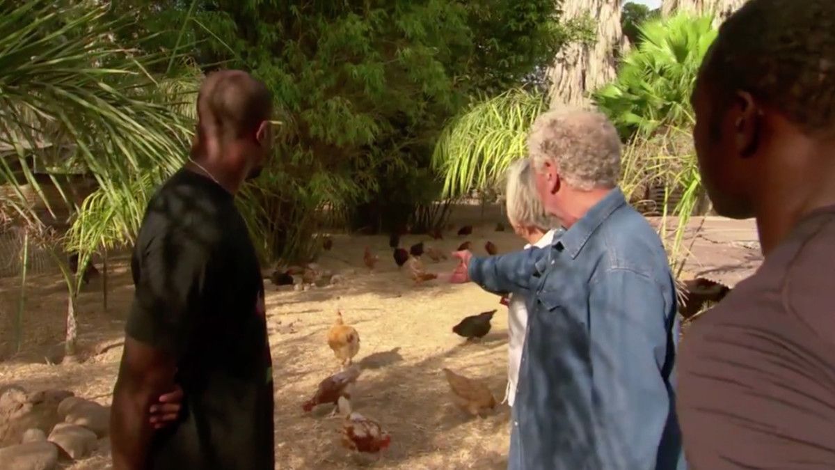 Von Miller takes Tony Richardson to chicken farm - Sports Illustrated