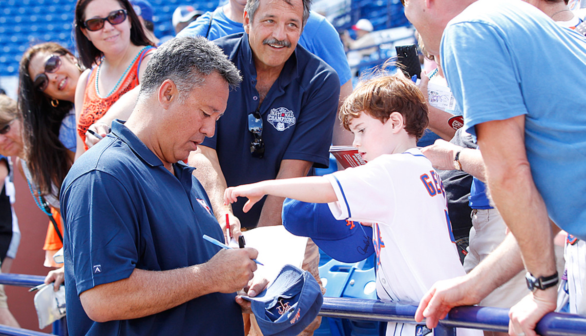 How local MLB announcers handle the national spotlight - Sports Illustrated