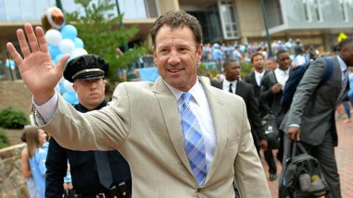 North Carolina football: Coach Larry Fedora agrees to new deal - Sports ...