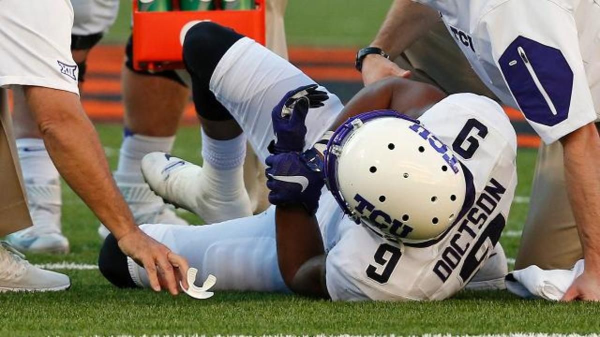 TCU Horned Frogs WR Josh Doctson leaves game with arm injury - Sports ...