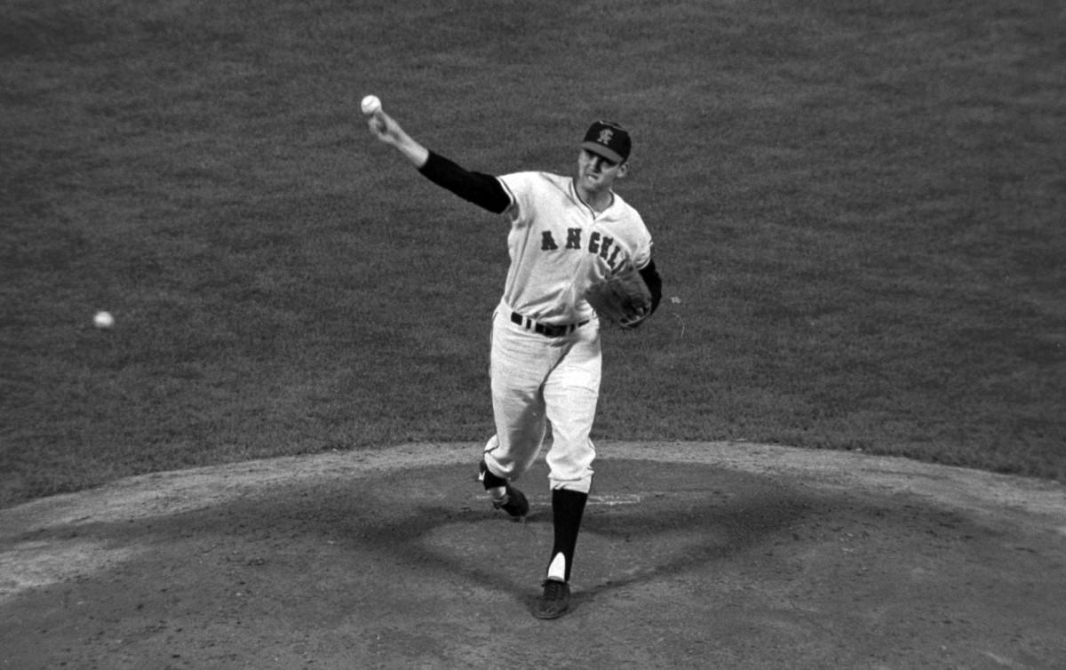 1964 Cy Young winner Dean Chance dies at 74 - Sports Illustrated
