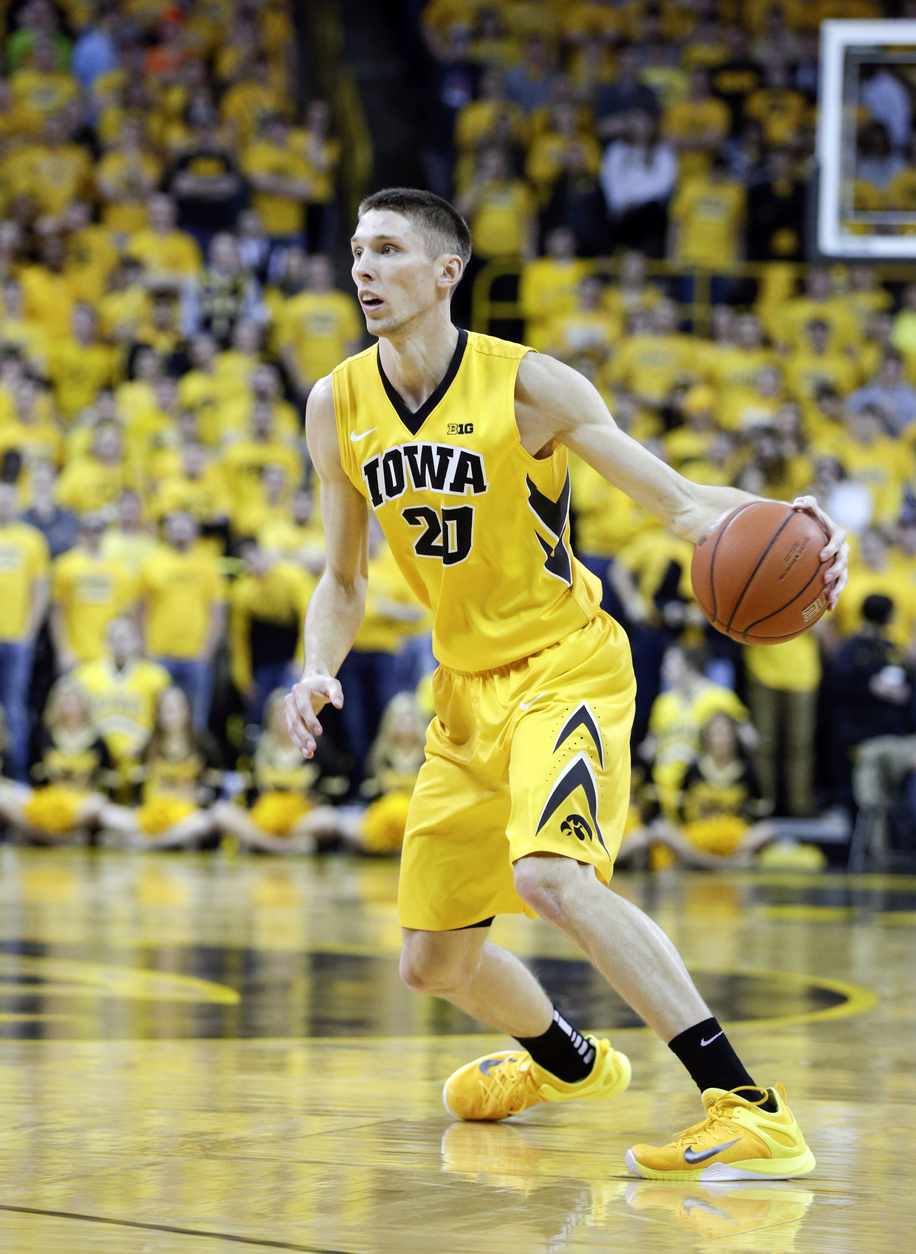 Iowa looking for Uthoff to become a star in '15-16 - Sports Illustrated