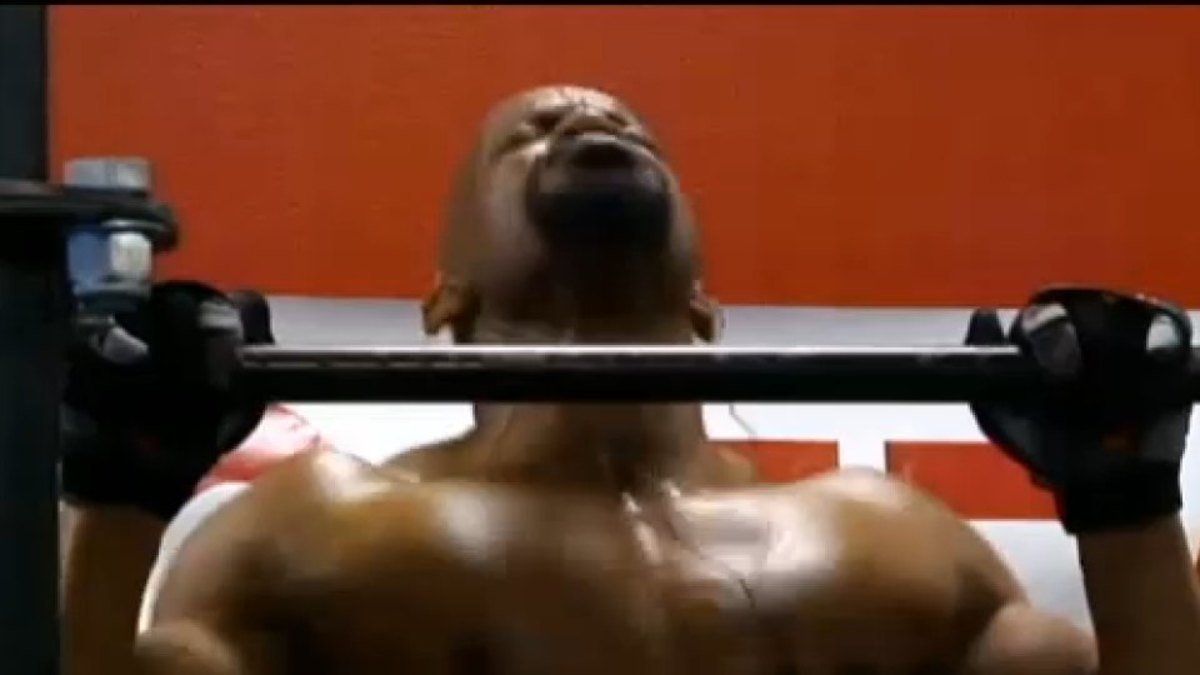 54-year-old man sets record with 4,321 pull-ups in 24 hours - Sports ...