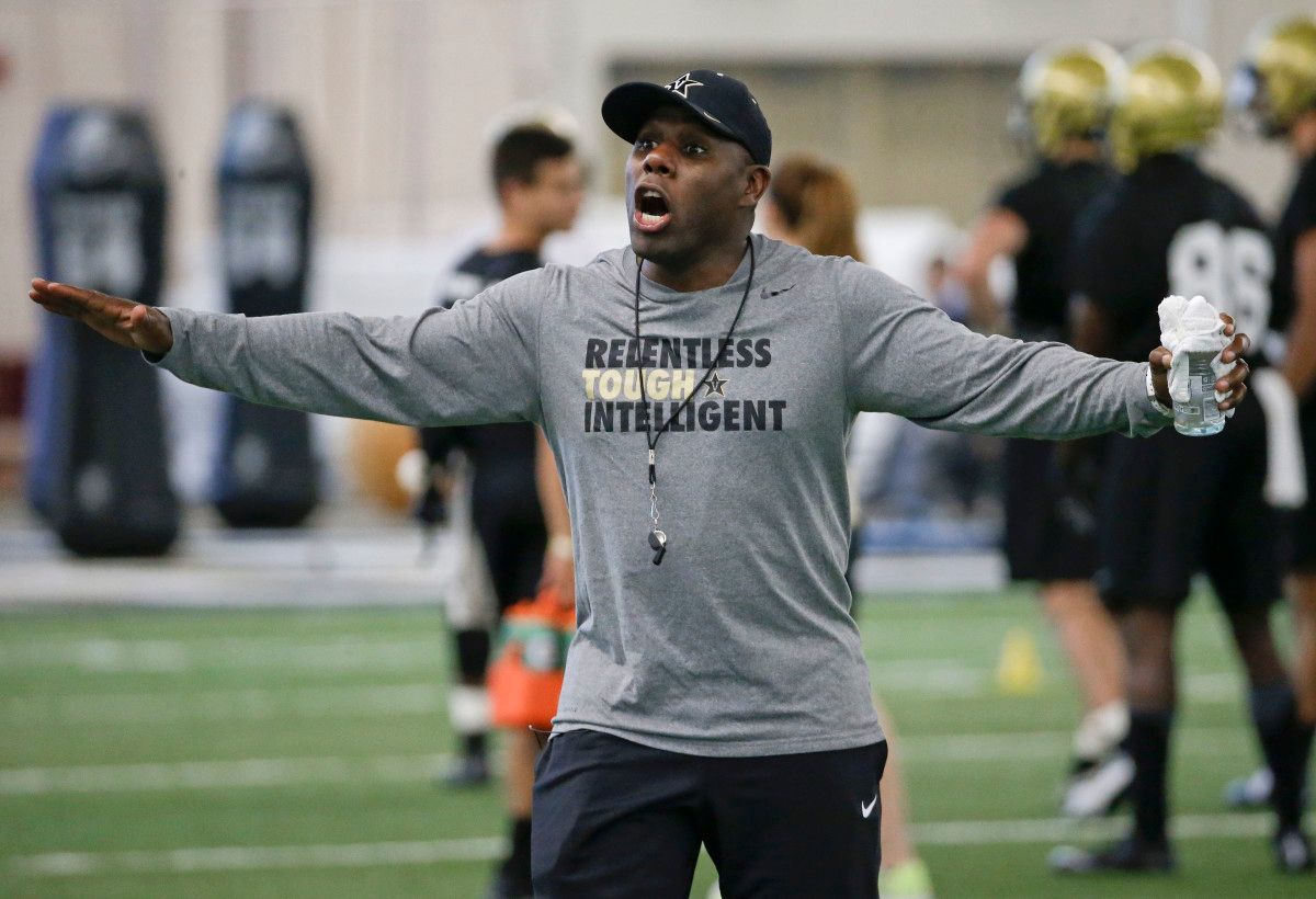 Vanderbilt left tackle Jelks suffers season-ending injury - Sports ...