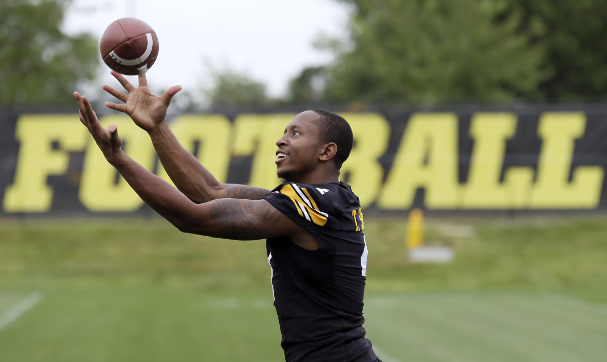 Iowa enters 2015 with questions at WR - Sports Illustrated