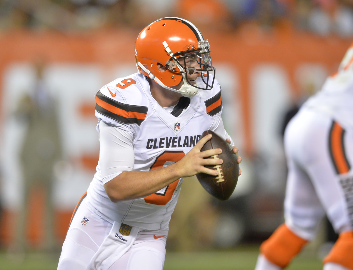 Browns quarterback Shaw to have thumb surgery - Sports Illustrated