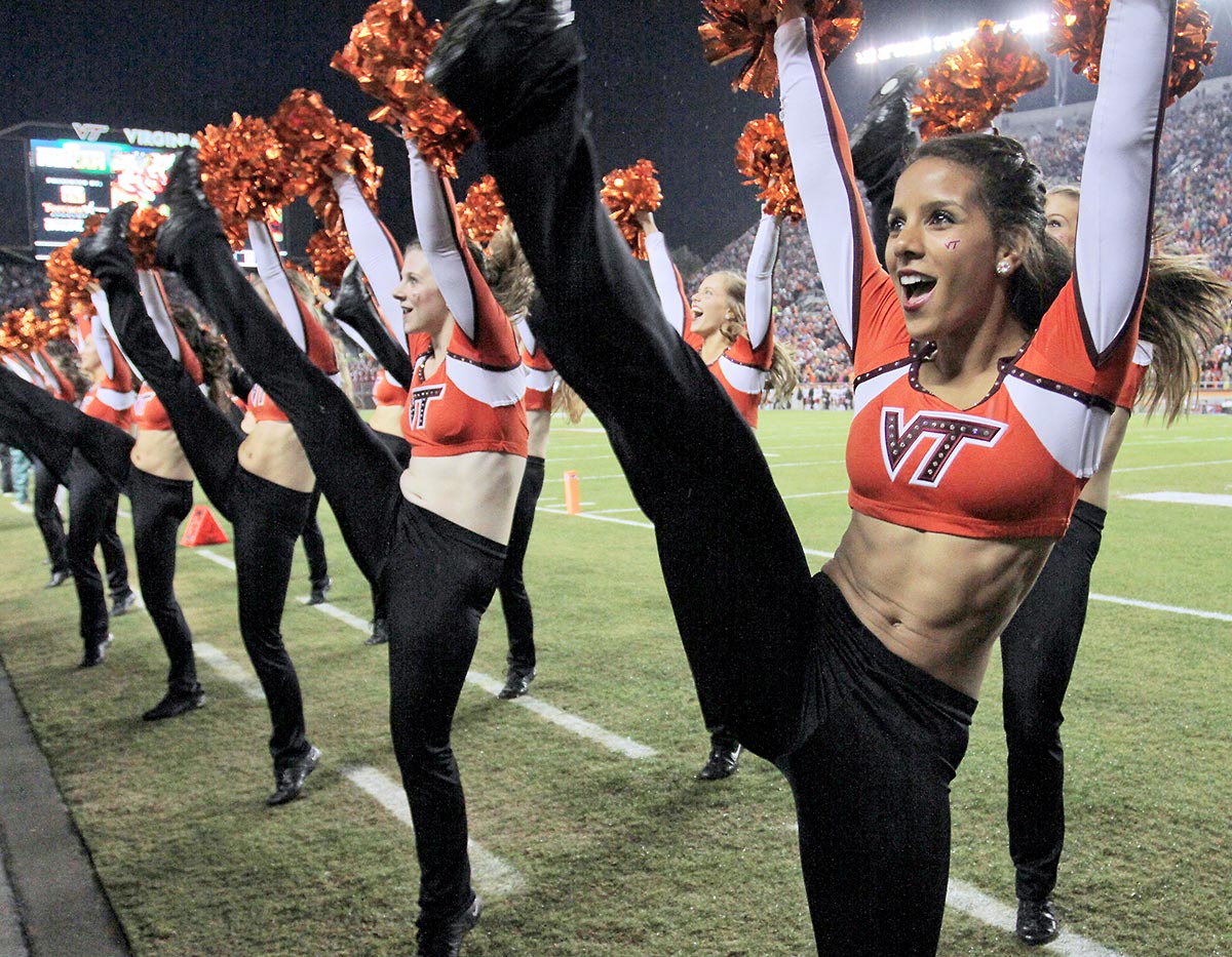 Cheerleader of the Week: Nina - Sports Illustrated