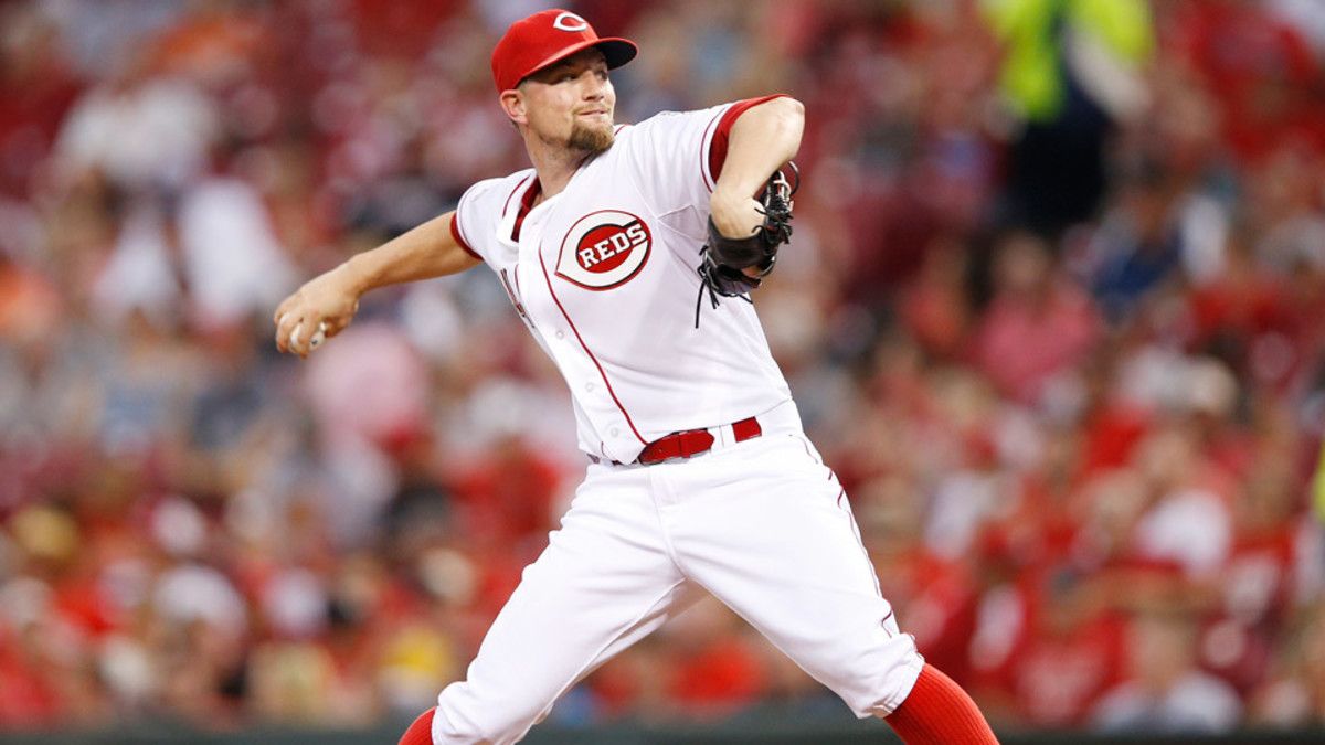 Mike Leake: Reds trade starting pitcher to Giants - Sports Illustrated