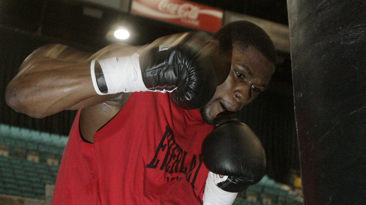 Jermain Taylor arrested and charged with 8 felonies - Sports Illustrated