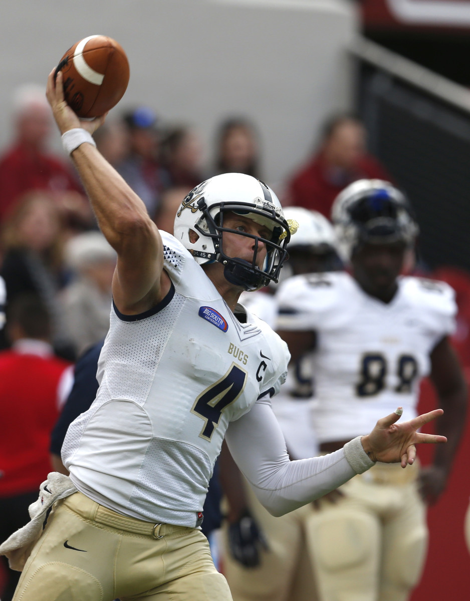 Jones, Henry help No. 3 Bama top Charleston Southern 56-6 - Sports ...