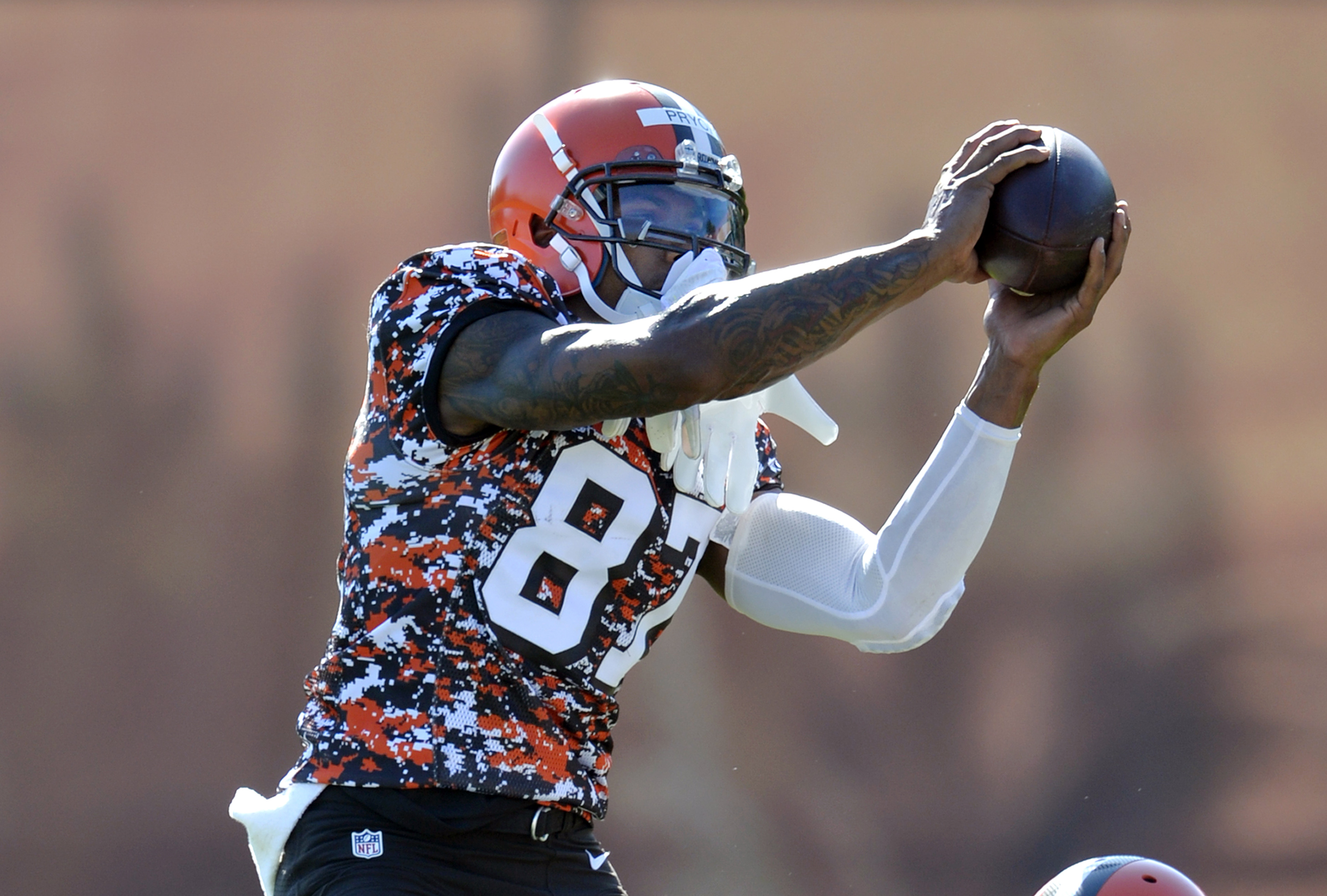 Terrelle Pryor makes Browns roster as wide receiver - Sports Illustrated