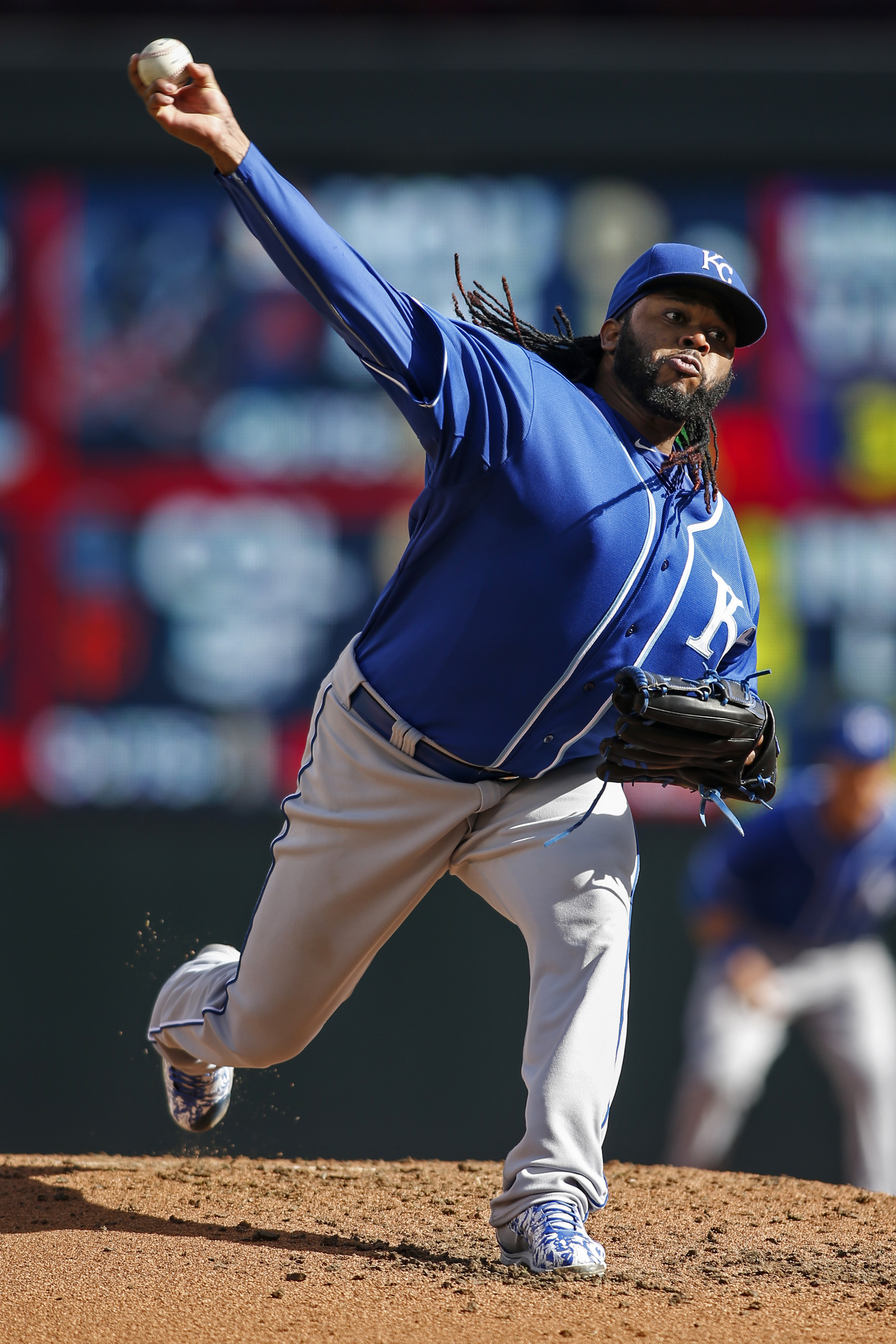 Cueto, Royals secure home-field with 6-1 win over Twins - Sports ...