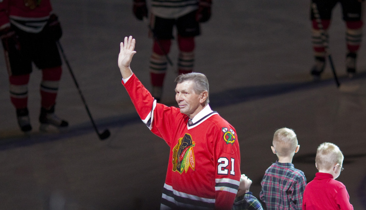 Chicago Blackhawks: Stan Mikita remembered during Stanley Cup run ...