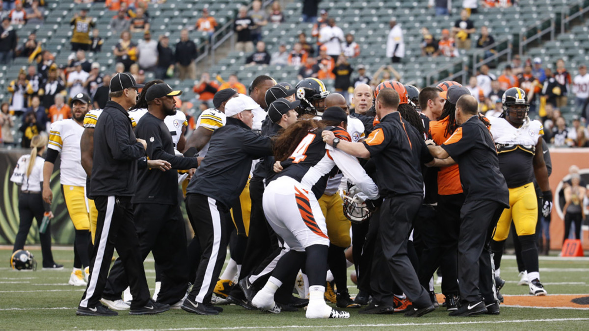 Video: Cincinnati Bengals, Pittsburgh Steelers fight before game ...
