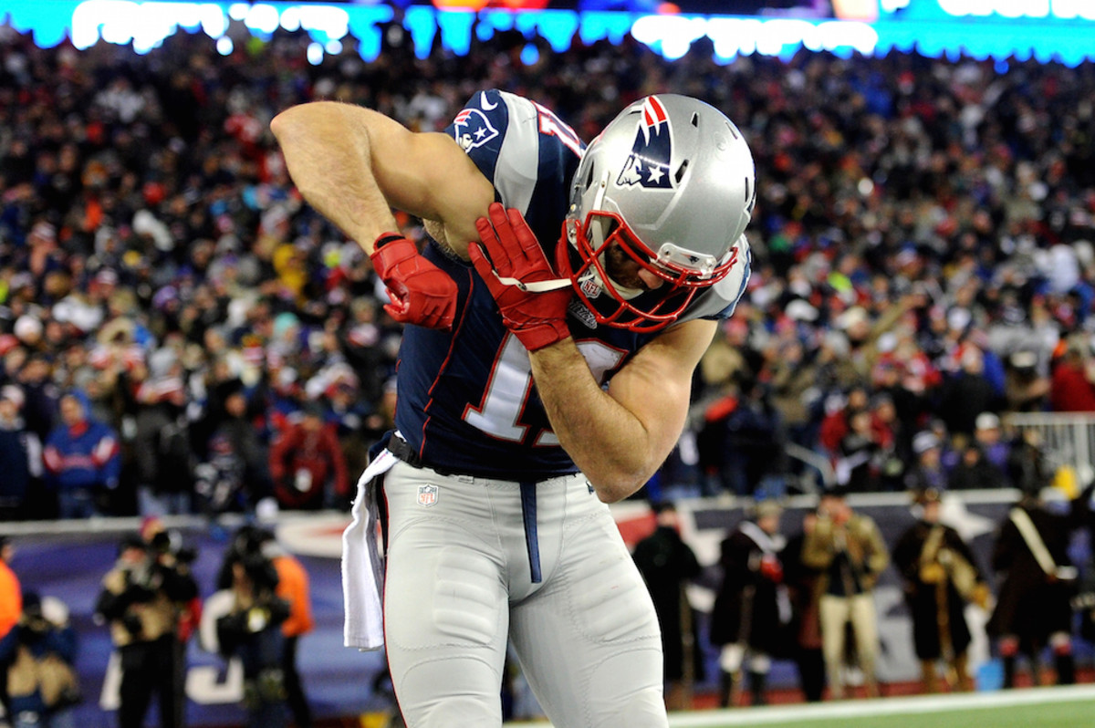 Video: Julian Edelman trick pass ties Ravens-Patriots - Sports Illustrated