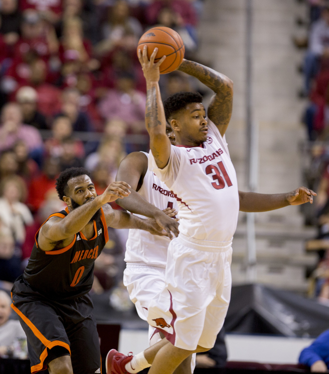 Rivers, Lewis lead Mercer to 69-66 OT win over Arkansas - Sports ...