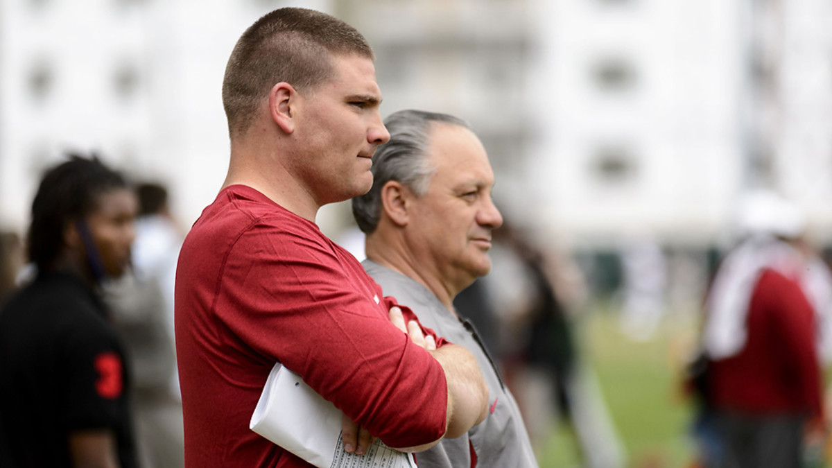 Alabama promotes recruiting maven Tosh Lupoi to linebackers coach ...