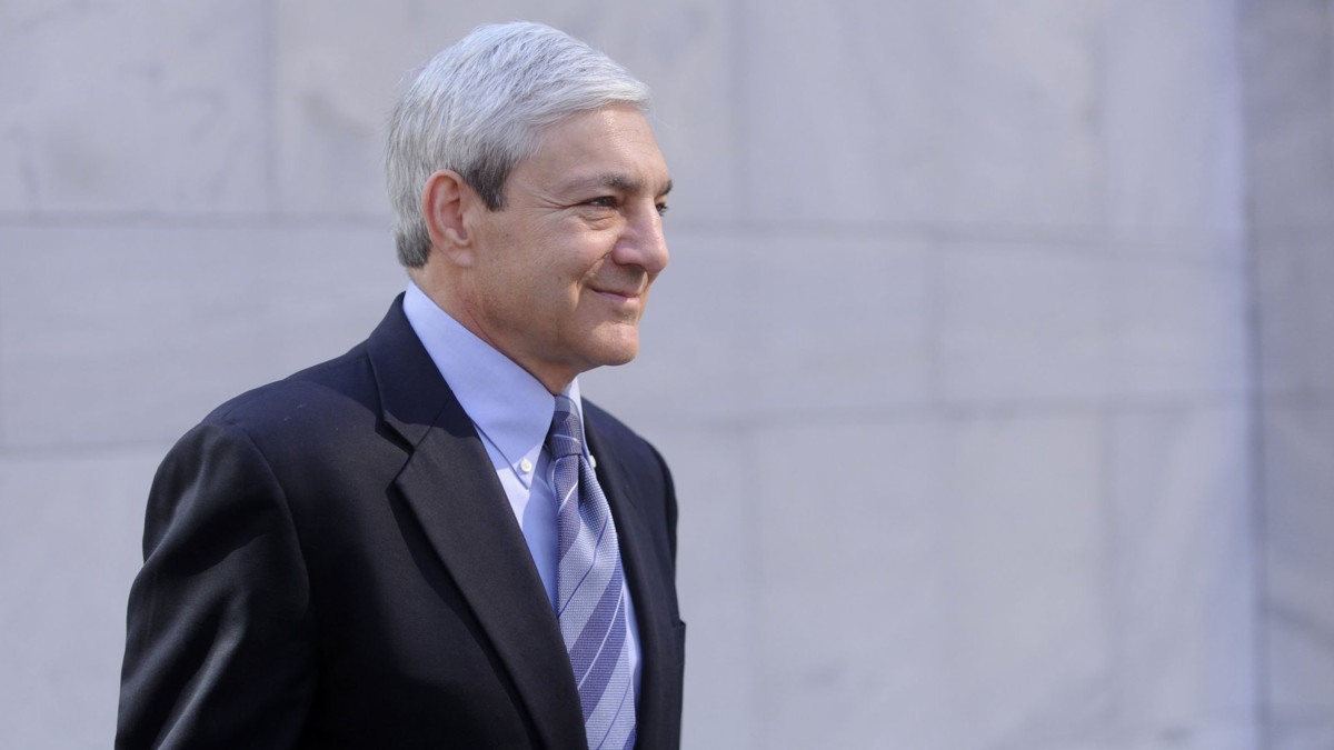 Penn State: Graham Spanier suing school, Louis Freeh - Sports Illustrated