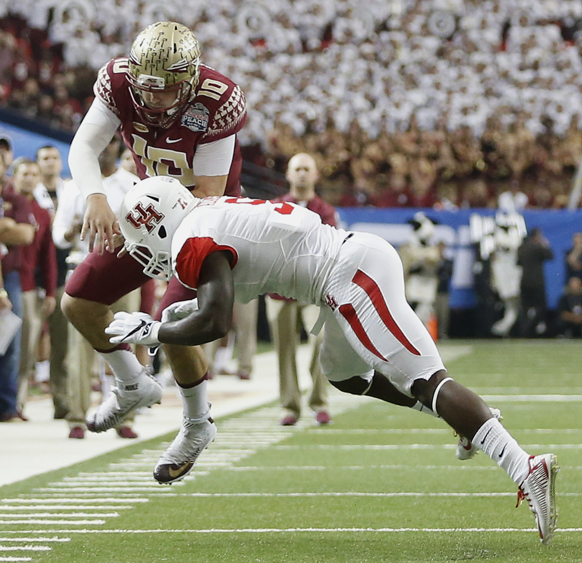 Florida State QB Maguire leaves Peach Bowl with injured leg - Sports ...