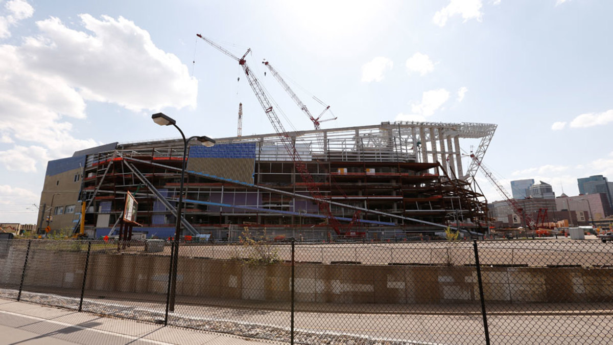Vikings stadium roof accident kills one worker, injures another ...