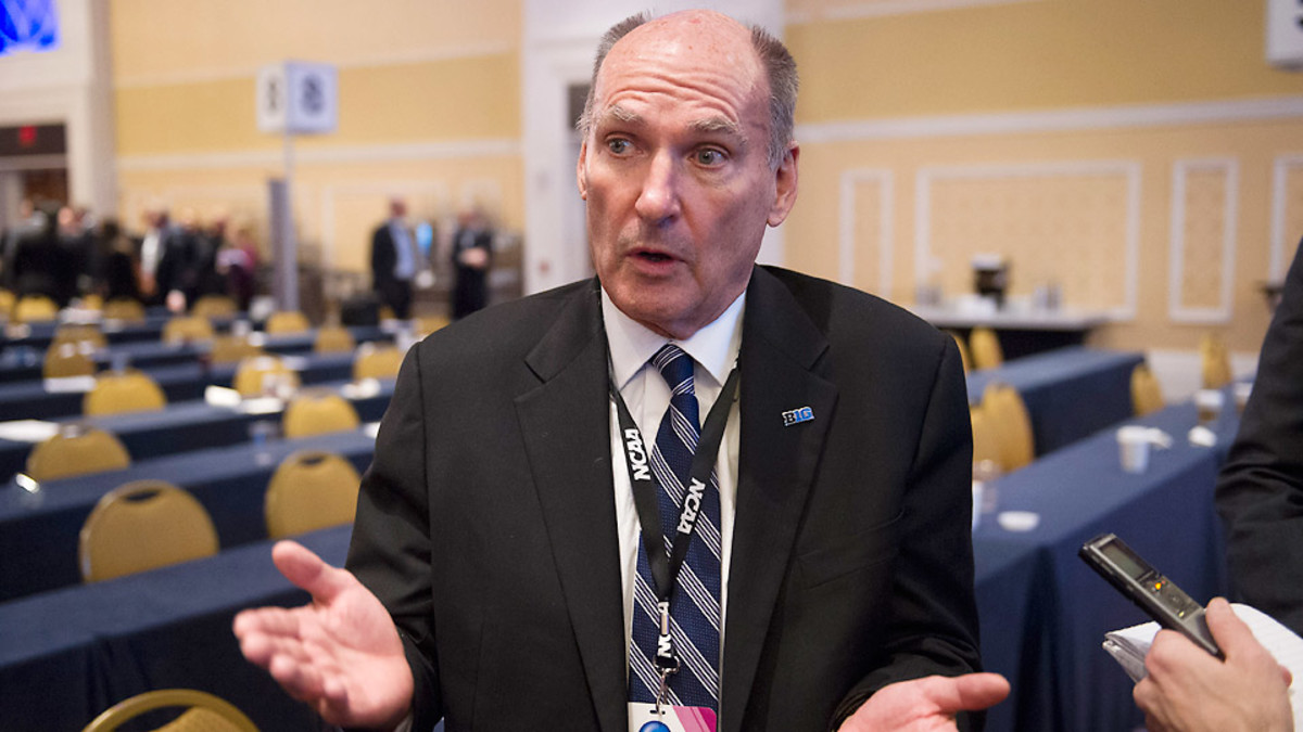 Big Ten's Jim Delany talks freshman ineligibility, more - Sports ...