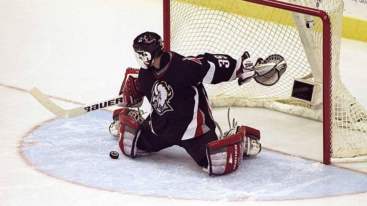 Sabres honoring Dominik Hasek; Isles-Rangers showdown, more notes ...