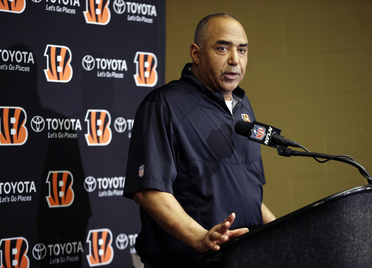 Bengals extend coach Lewis' contract through 2016 - Sports Illustrated