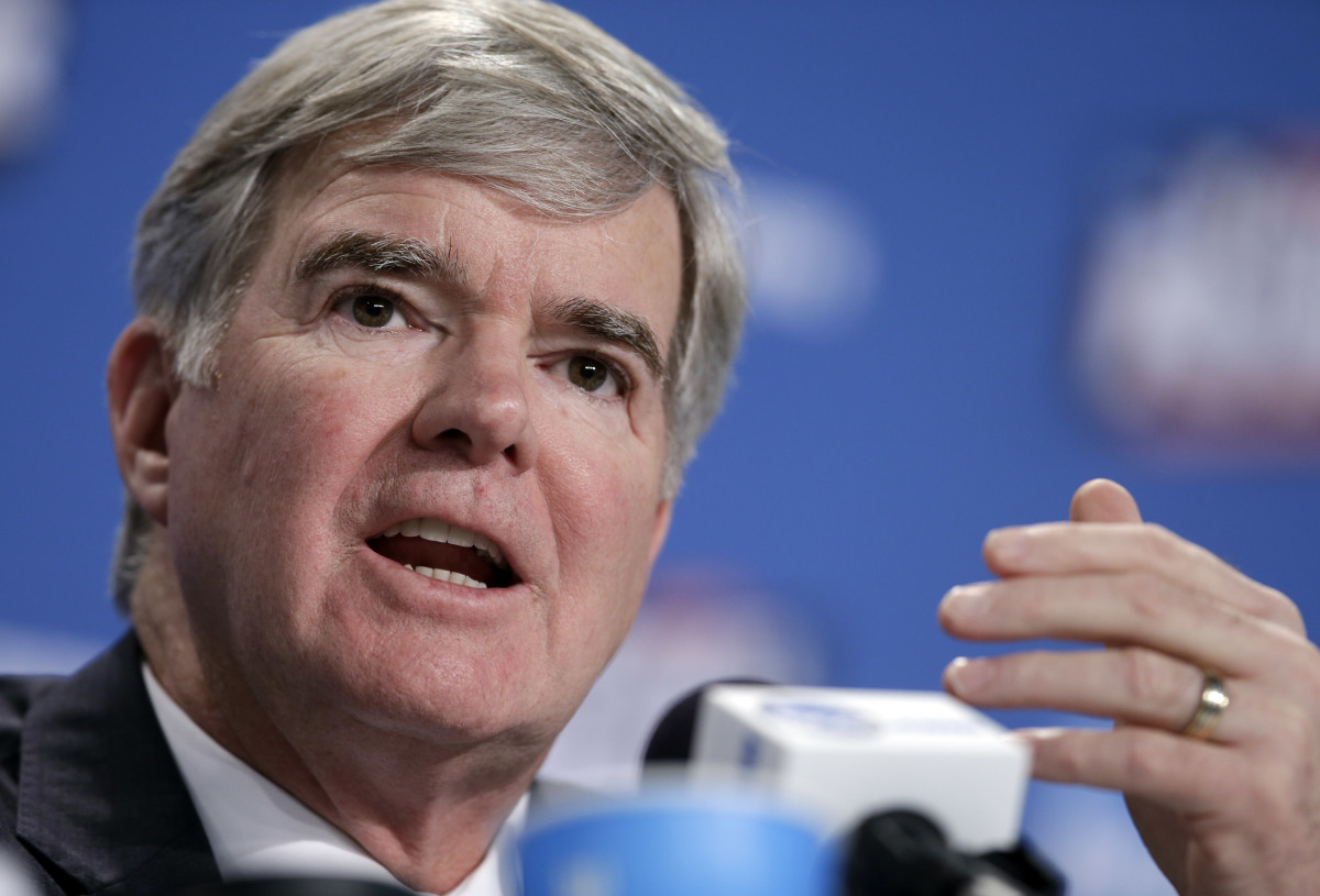 Emmert: Freshmen ineligibility problematic, worth debating - Sports ...