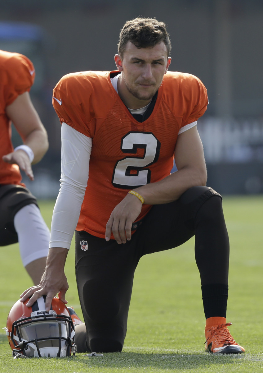 With Manziel out with sore elbow, Browns sign QB Pat Devlin - Sports ...