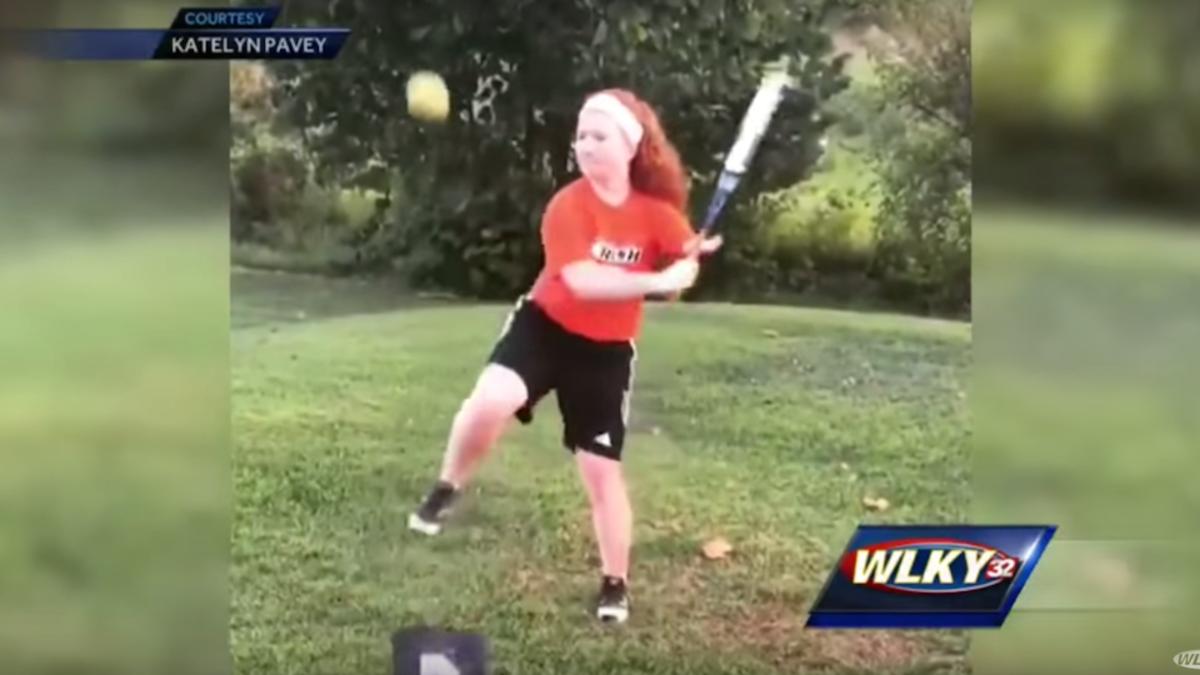 Katelyn Pavey recreates viral bat trick with one arm - Sports Illustrated