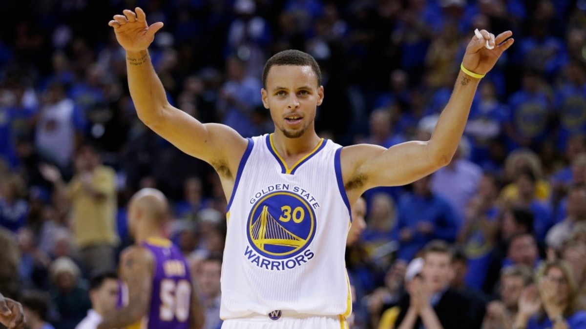 Stephen Curry starts Warriors training camp with double dunk - Sports ...
