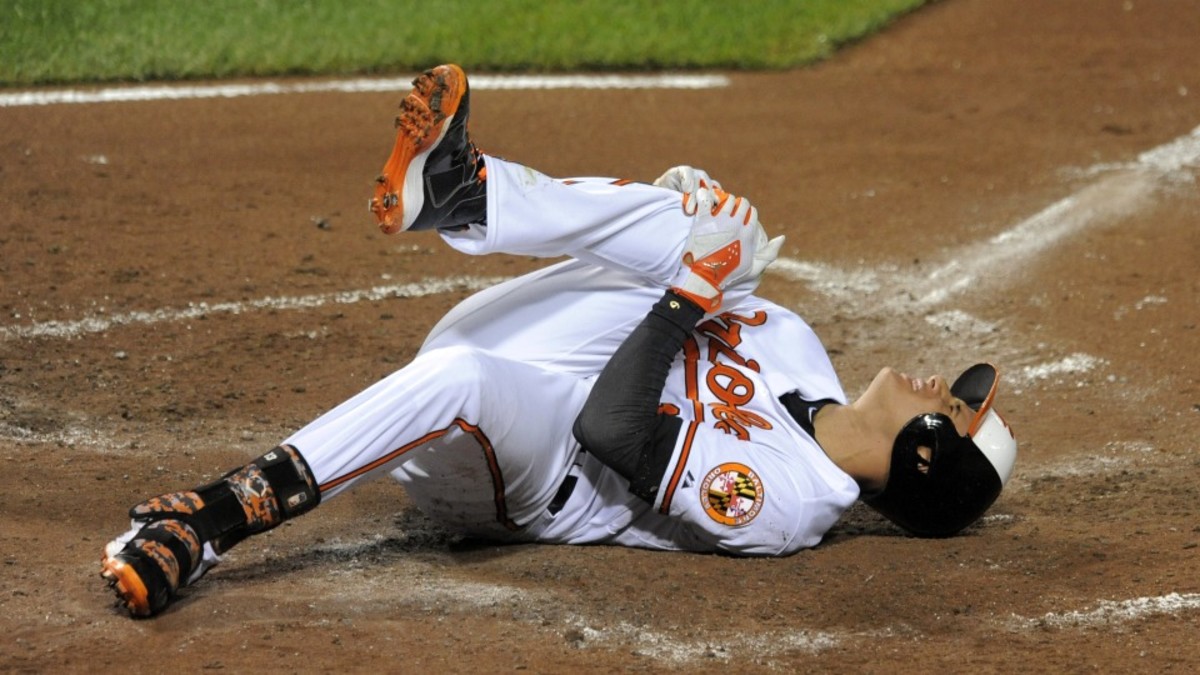 Orioles' Manny Machado has right knee strain - Sports Illustrated