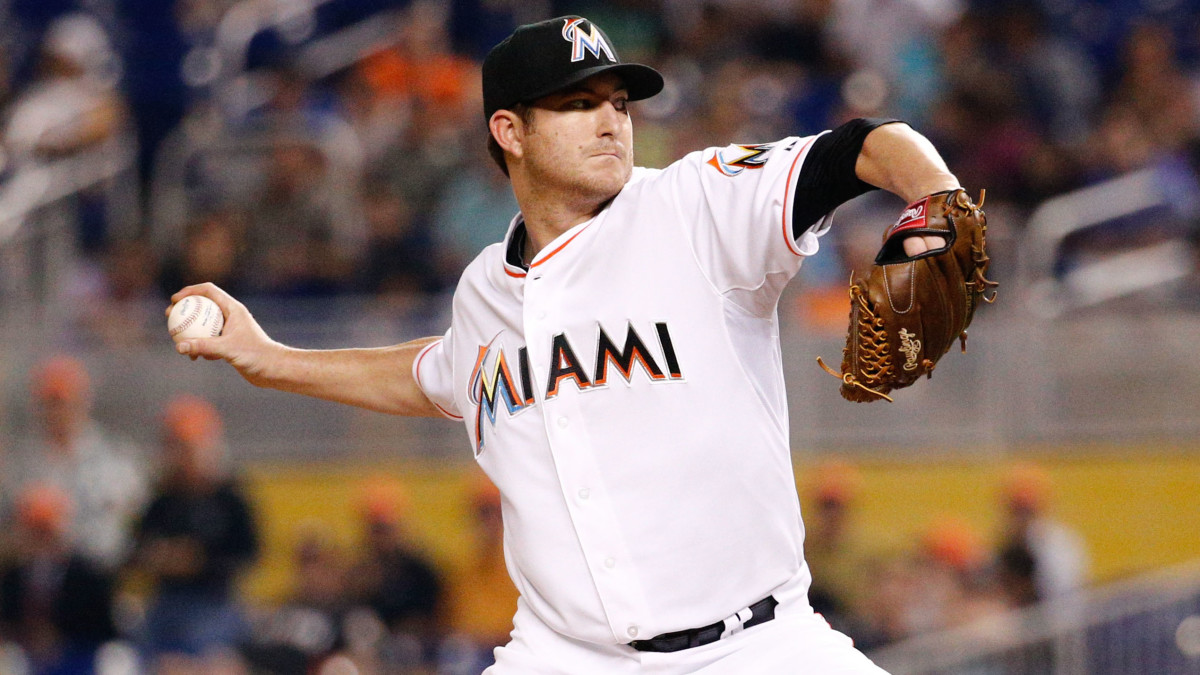 Miami Marlins reliever Bryan Morris to have hip examined - Sports ...