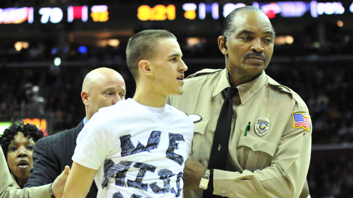Cleveland Cavaliers lift ban on fan, James Blair, who ran onto court ...