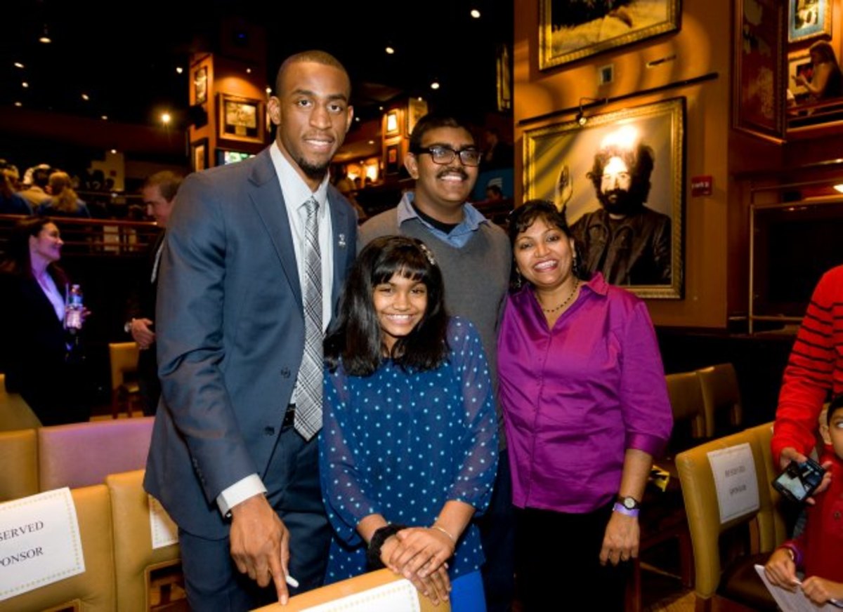 New York athletes John Starks, Adam Graves gather for Starlight ...