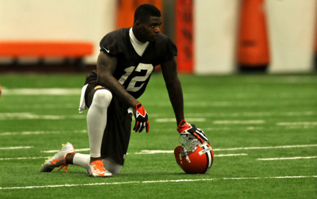 Report: Browns' Josh Gordon receives speeding ticket, passenger cited ...