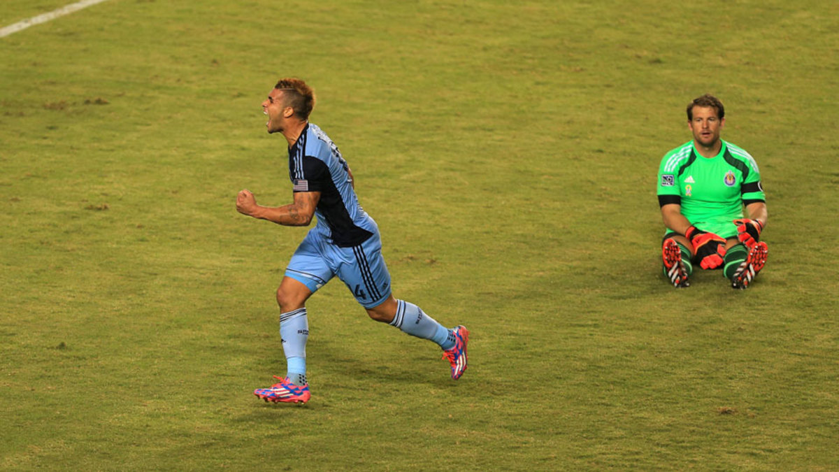 Dom Dwyer breaks team goals record, Sporting KC routs Chivas USA ...