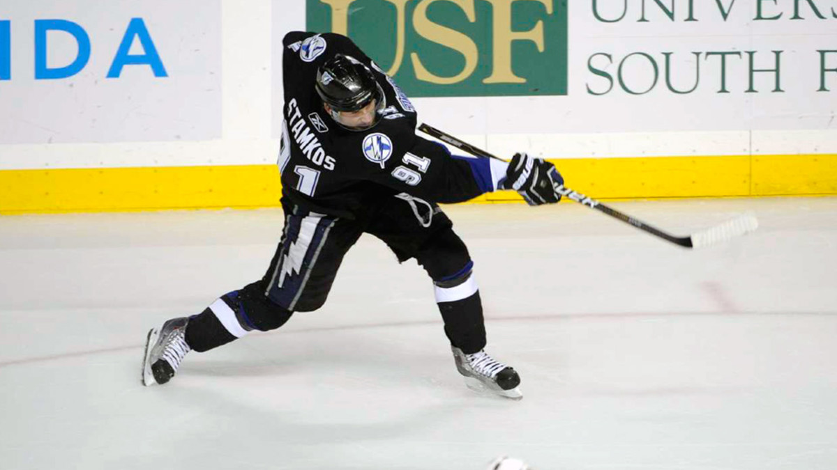 Lightning center Steven Stamkos takes aim at household items in new ...