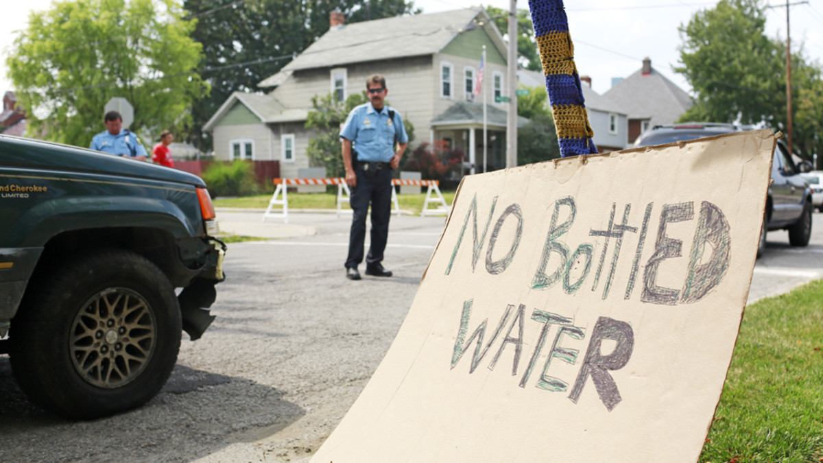 Bowling Green helps out Toledo during water ban - Sports Illustrated