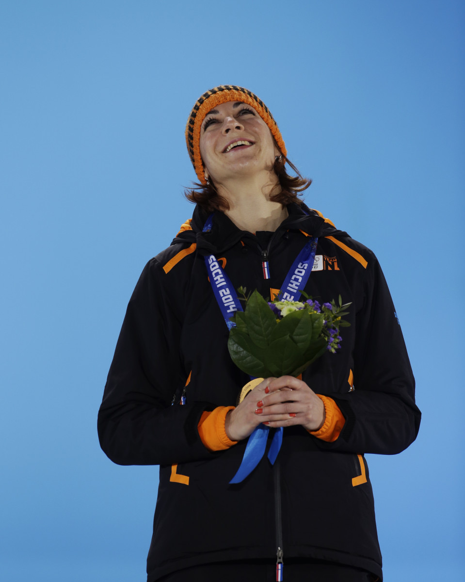 Zhang Hong pulls Olympic stunner in speedskating - Sports Illustrated