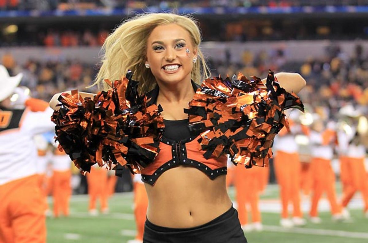 Cheerleader of the Week - Sports Illustrated