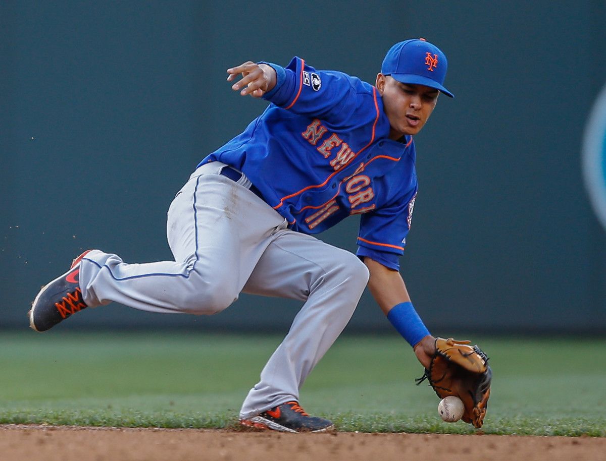 New York Mets shortstop Ruben Tejada 'OK' after hit on hand by pitch ...