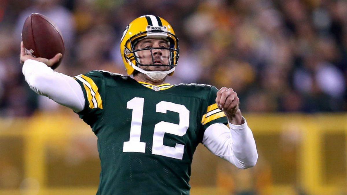 Aaron Rodgers throws six first-half touchdowns vs. Bears - Sports ...